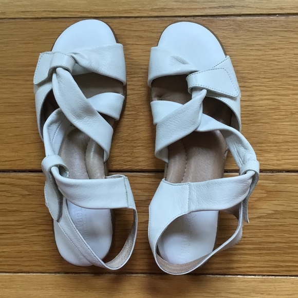 BeautiFeel | Shoes | Beautifeel White Leather Open Toe Wedge Sandals ...